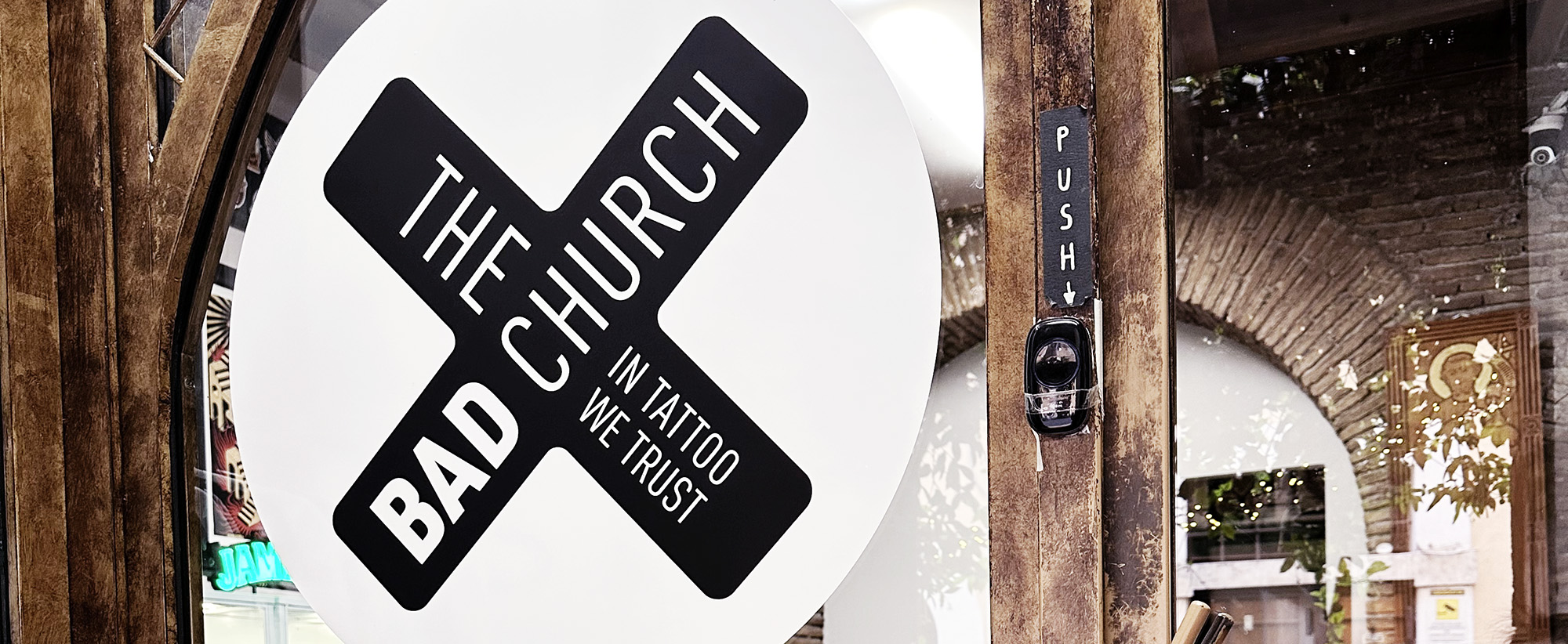 The Bad Church - I tatuatori dello studio si raccontano